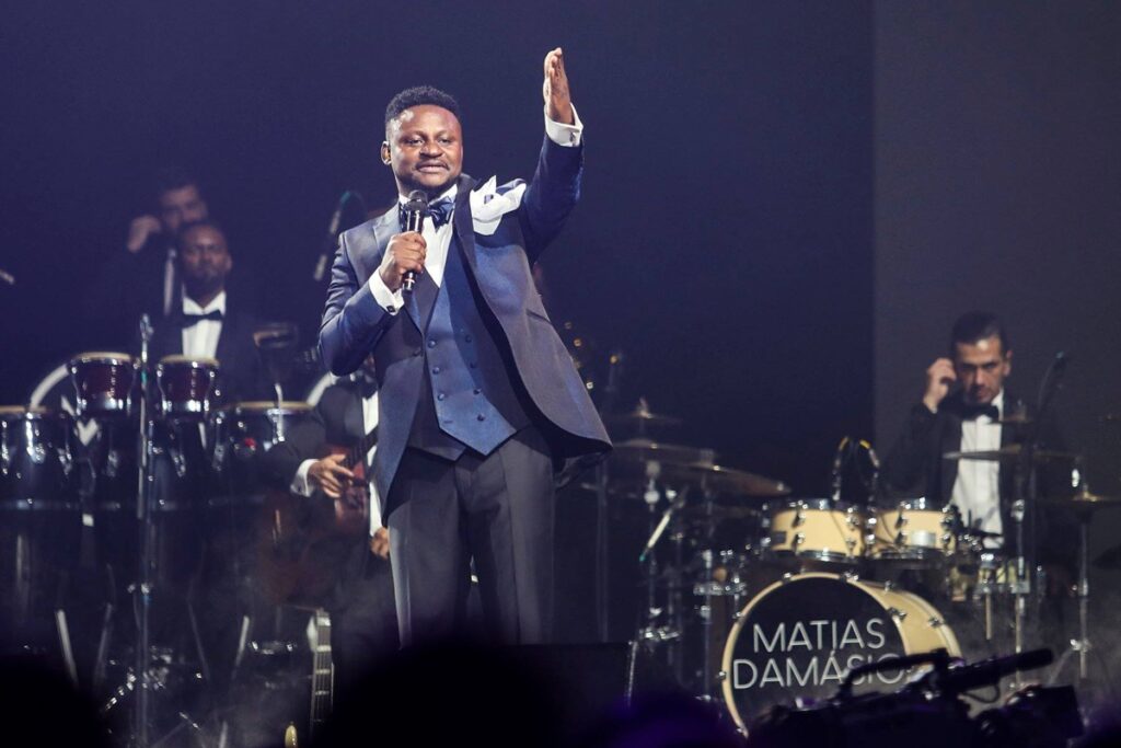 Matias Damásio celebra 20 anos de carreira com concerto no Porto | Viana TV